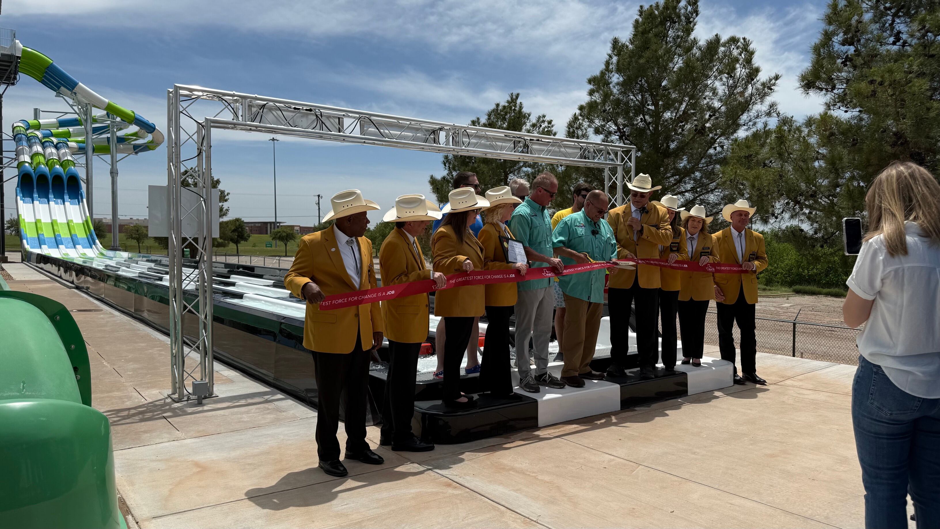 Castaway Cove Water Park holds ribbon-cutting ceremony for new ‘Riptide ...