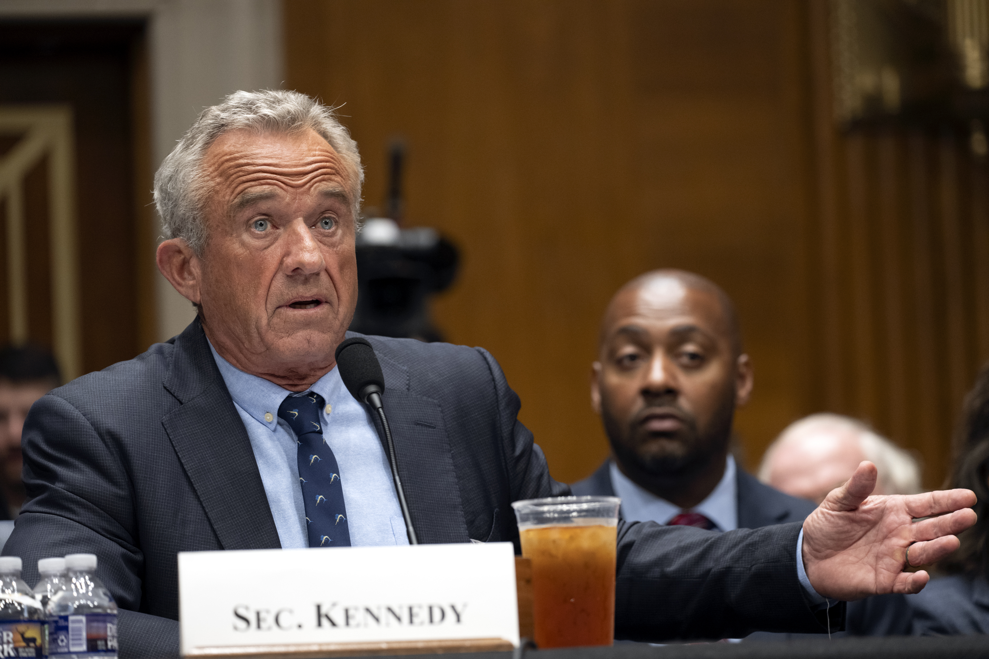 Trump announces large purchase of Boeing jets by Qatar Airways