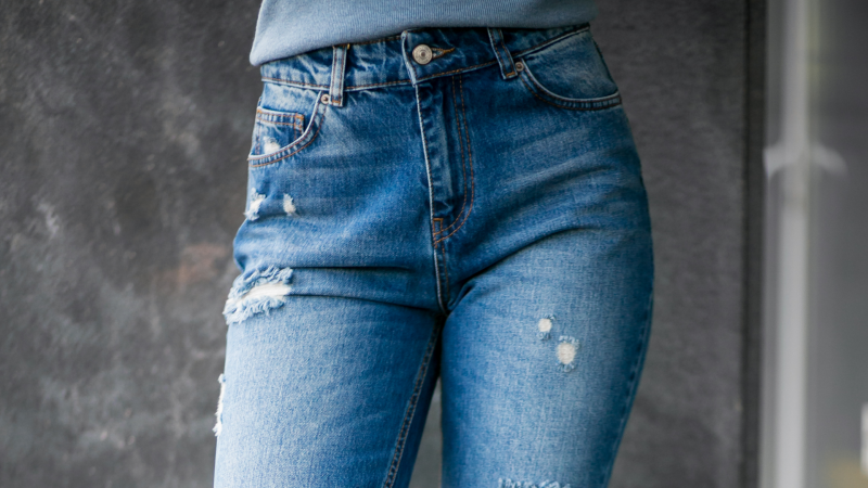 Pocos lo saben: para qué sirve el bolsillo chiquito de los jeans