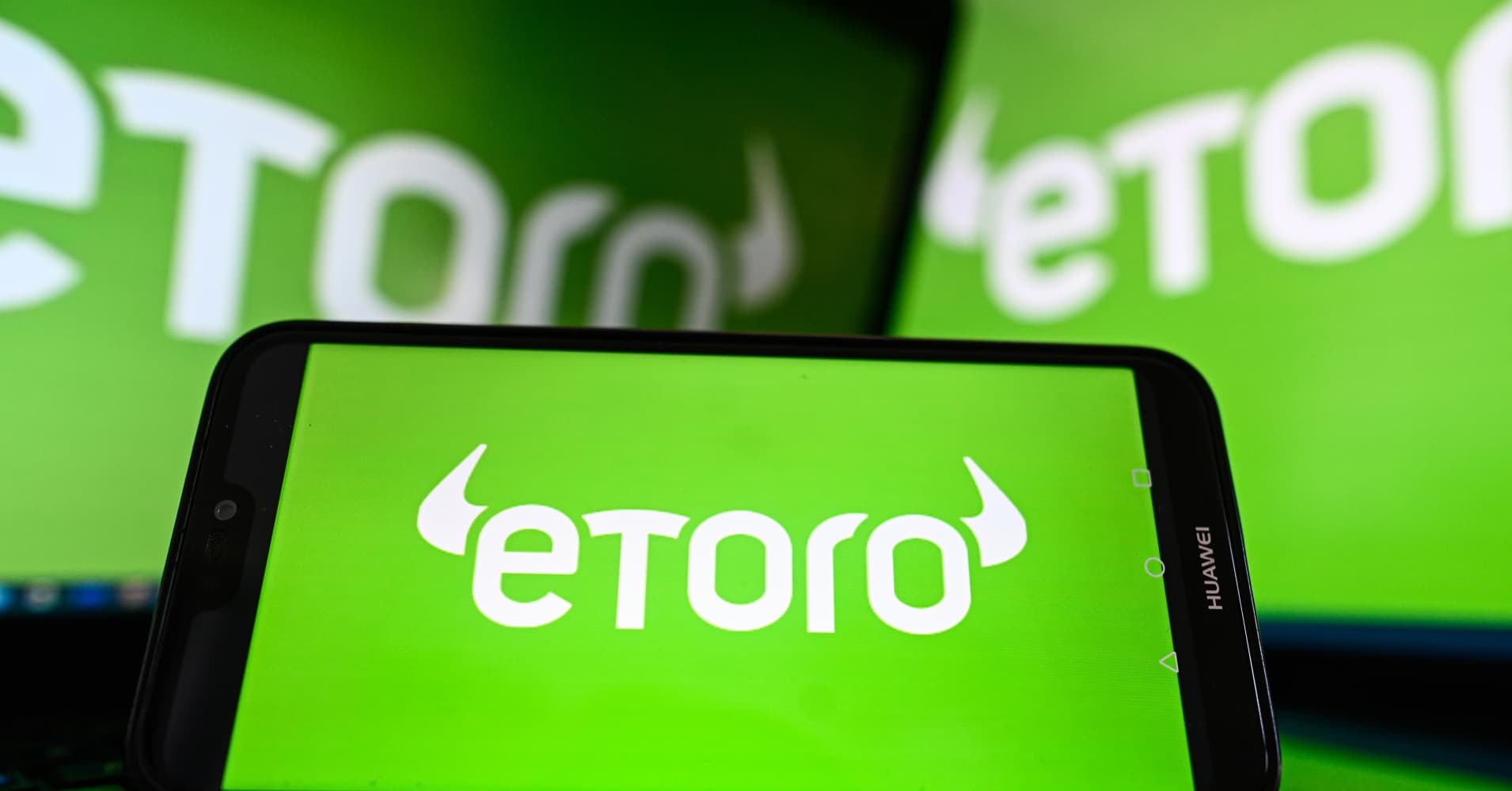 Stock trading app eToro pops 40% in Nasdaq debut after pricing IPO ...