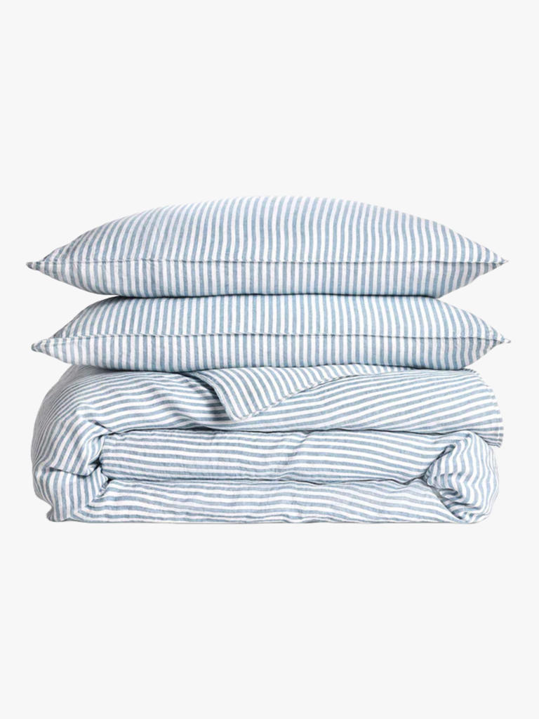 Break Out of a Bedroom Rut With the Best Colorful Bedding