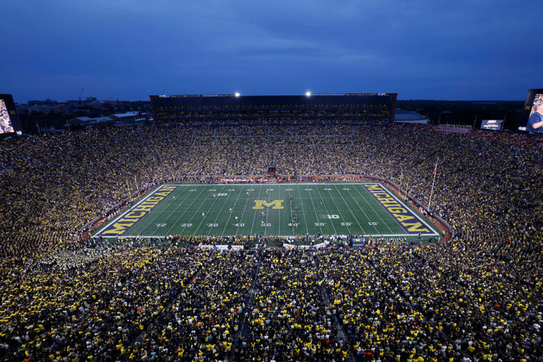 Big Ten football stadiums ranked from best to worst