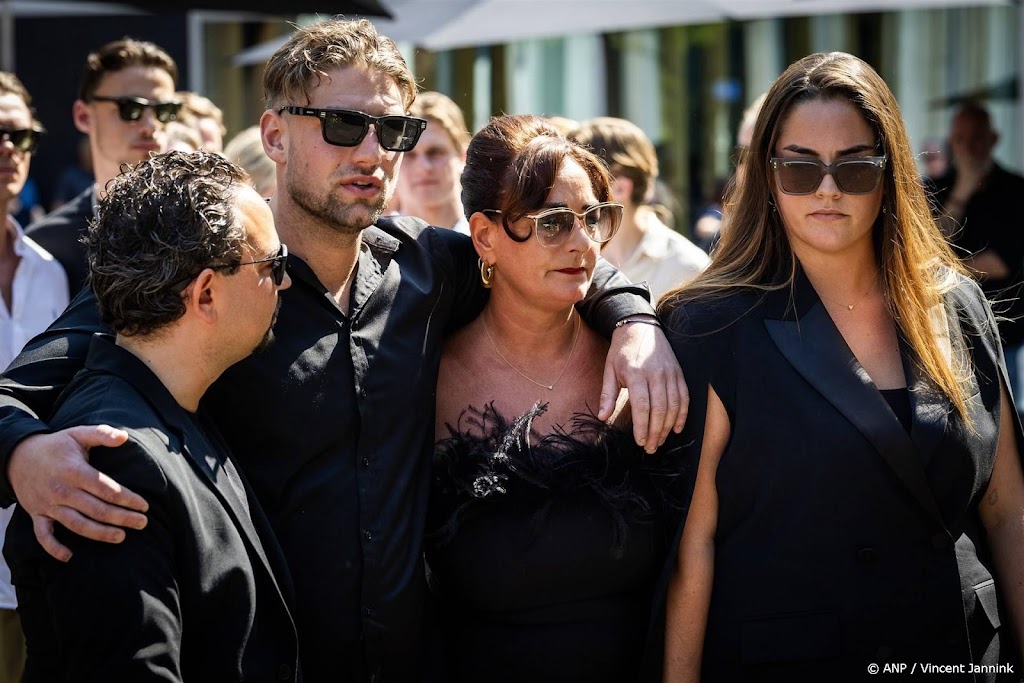 Thérèse Boer en kinderen weer aan het werk: 'We gaan Jonnie trots maken'