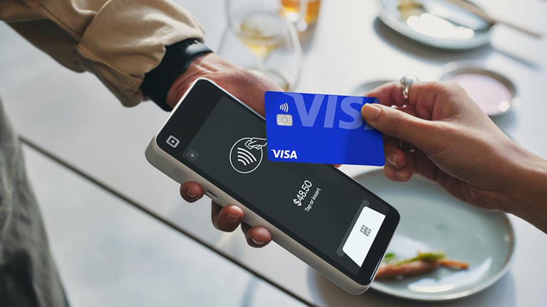 Square launches new portable point-of-sale handheld device that's ...