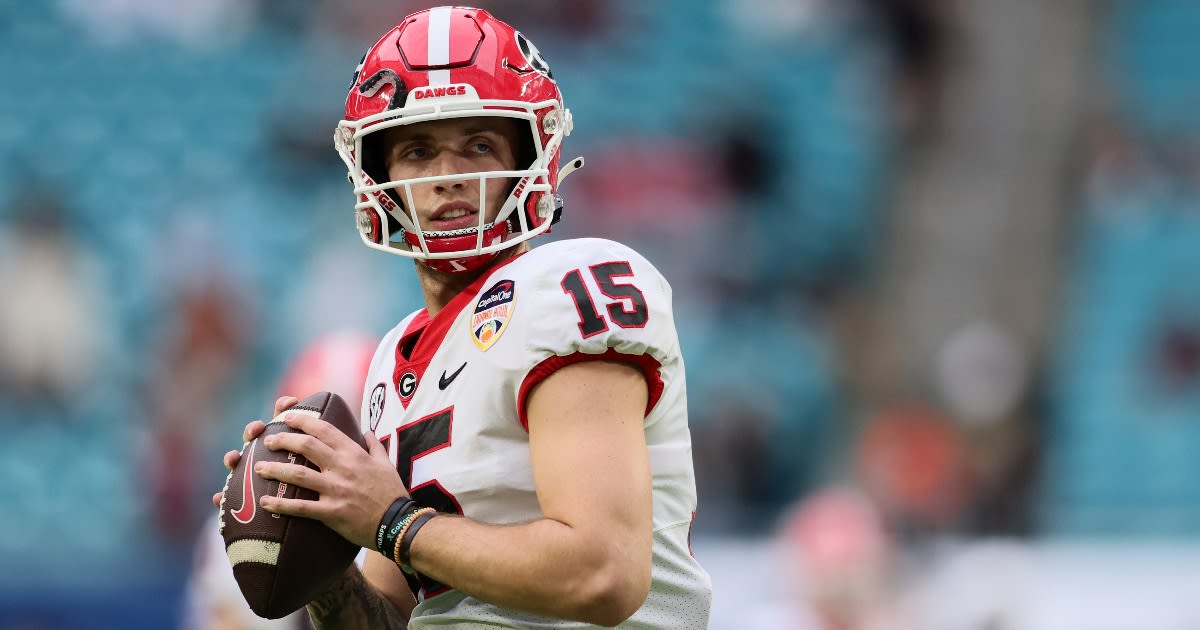 Carson Beck injury update: Footage emerges of Miami QB throwing on ...