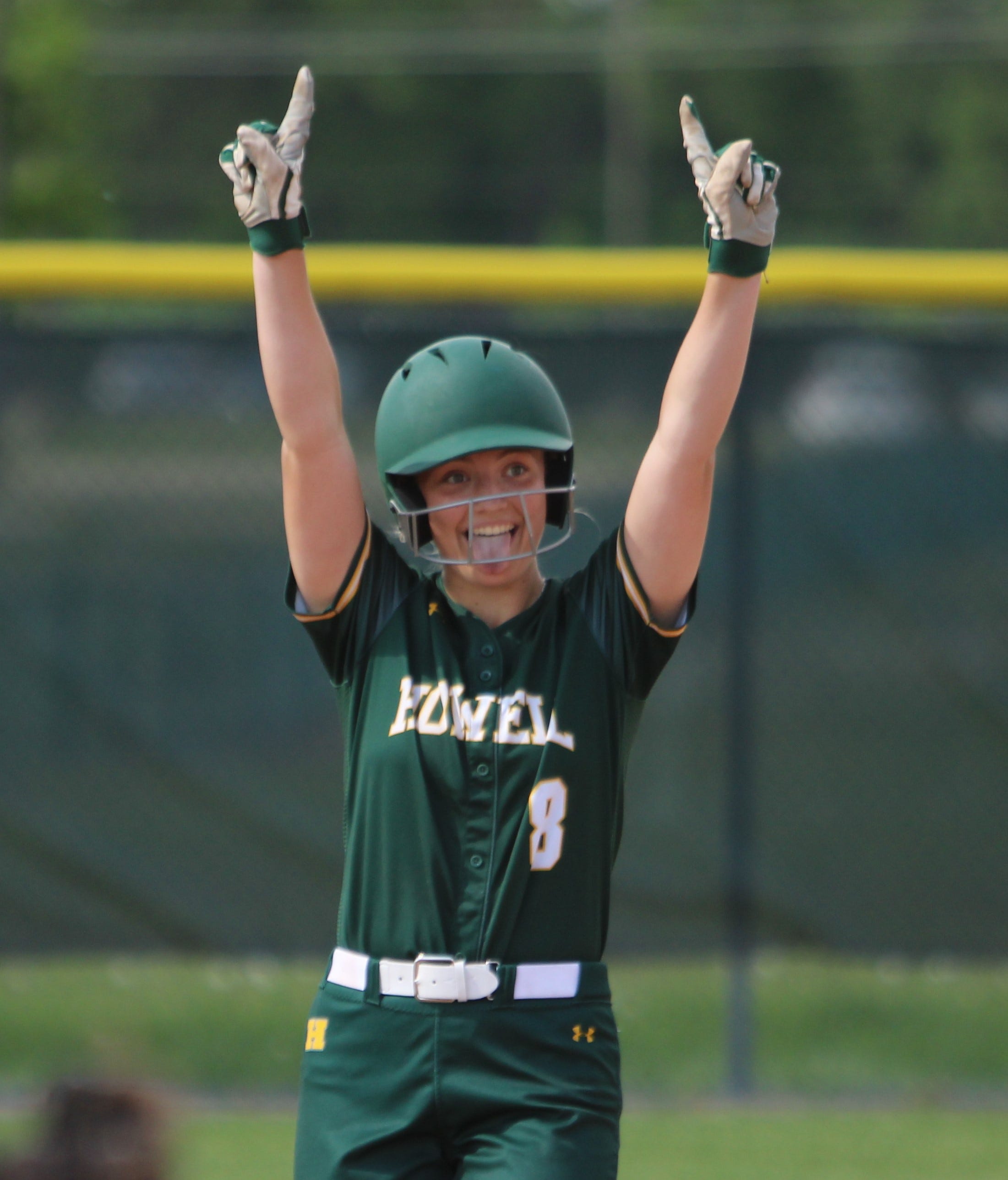 Howell softball freshman Zoey Overton continues to wield hot bat in ...