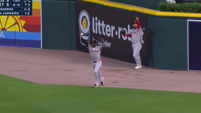 MLB: The Catch of the Year? Red Sox Outfielders Pull Off 'Alley-Oop ...