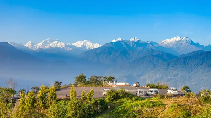 EASTERN HIMALAYAN ODYSSEY: SILIGURI TO YUKSOM VIA DARJEELING AND PELLING