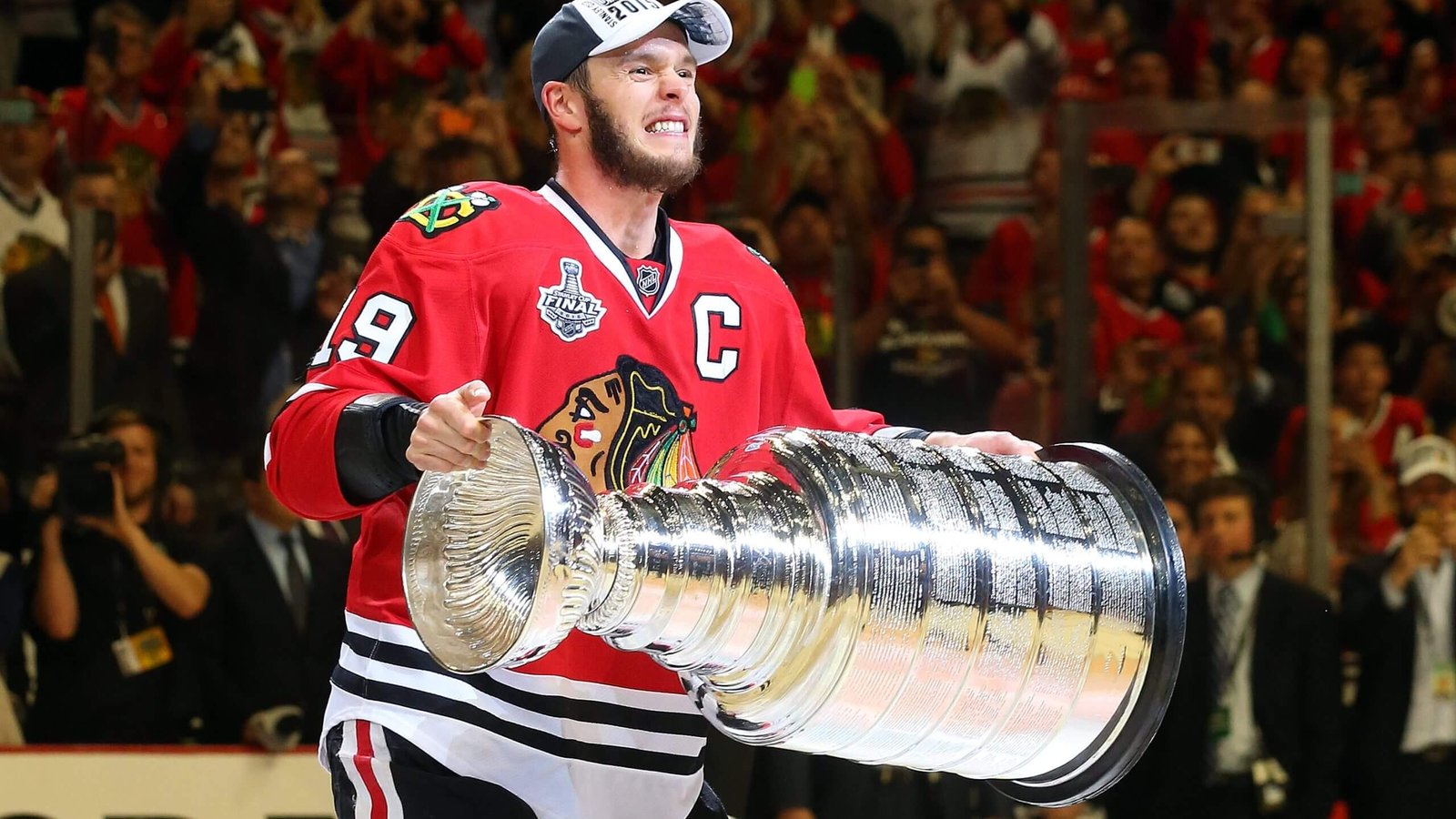 Mathias Brunet offrirait un contrat d’un an à Jonathan Toews