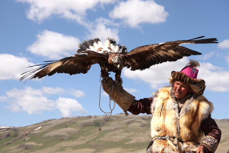 Living with a Kazakh eagle hunter: A journey into the heart of nomadic ...