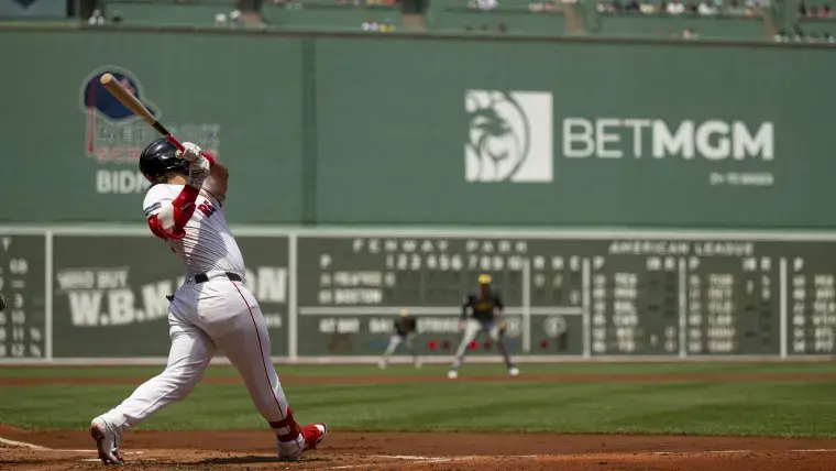 Red Sox outfielders combine for coolest home run robbery in MLB history