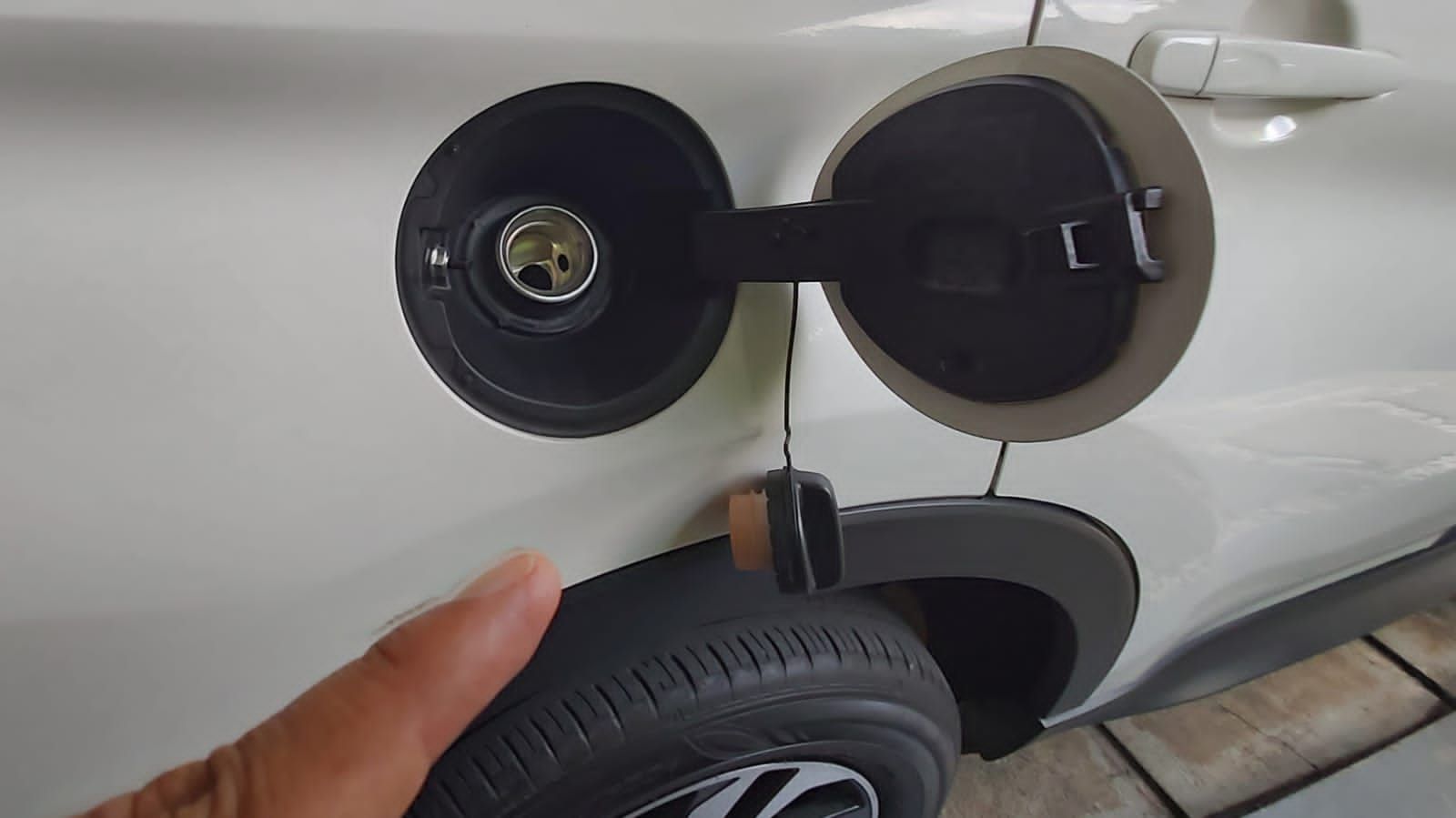 Ini manfaat kuras tangki bensin mobil rutin tiap 50.000 kilometer