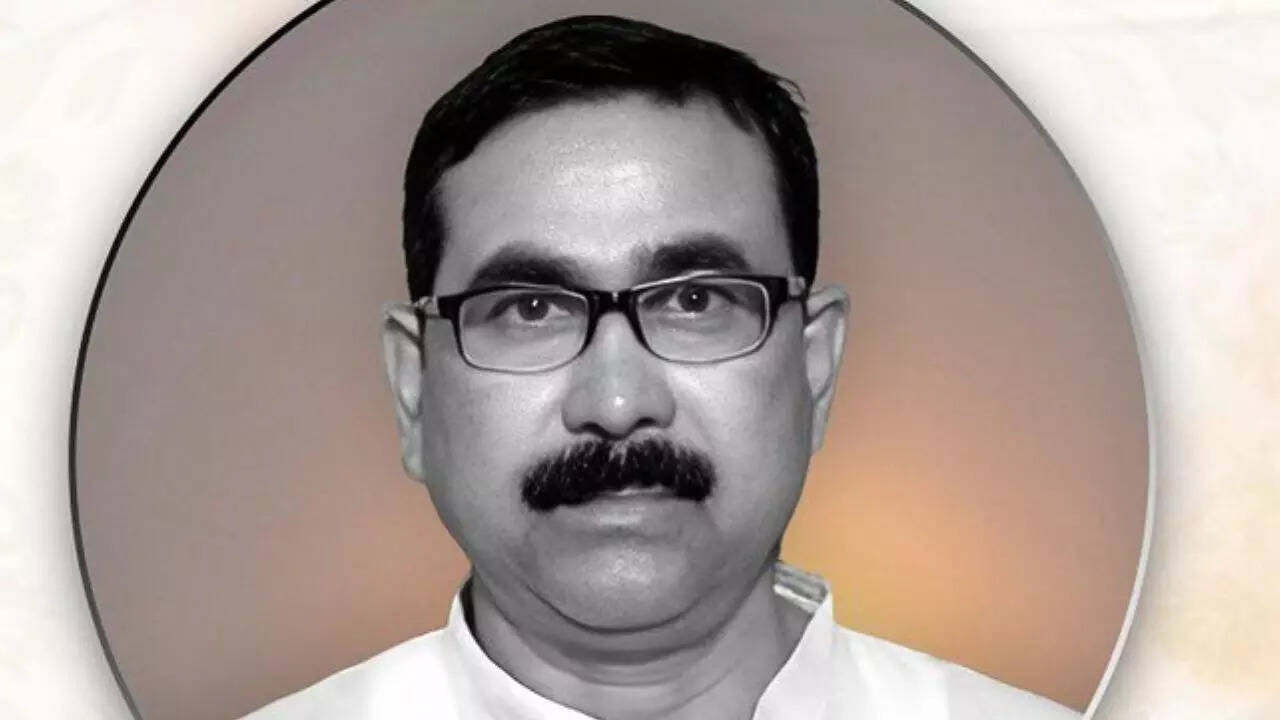 TMC MLA Tapas Saha dies of brain haemorrhage at Kolkata hospital