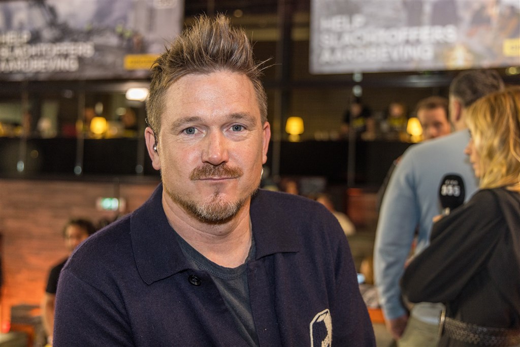 Johnny de Mol kampte met depressie en eetaanvallen: 'Zocht troost in eten'