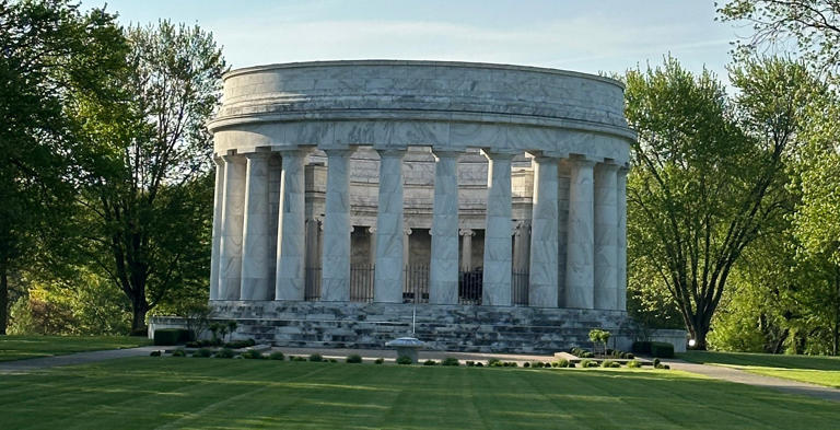 Warren G. Harding Memorial: It's a daily drive by American and Marion ...