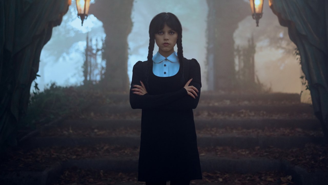 Mercoledì 2, Jenna Ortega e la famiglia Addams al completo nella nuova ...