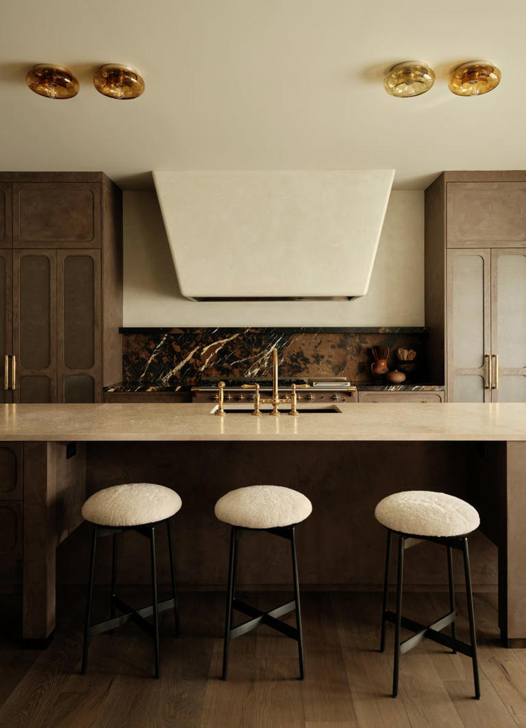 Designers say these kitchen color trends are defining 2026