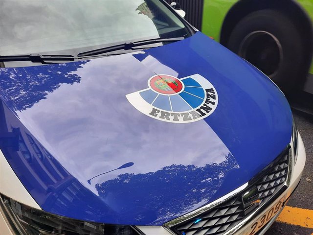 Detenidos dos hombres de 28 y 24 años en Irun por robar el bolso a una ...