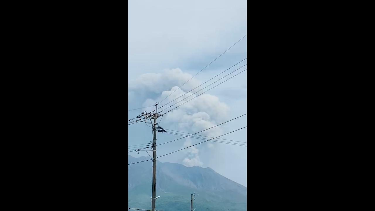 Japan: Sakurajima Volcano Erupts, Ashfall Warning Issued 3
