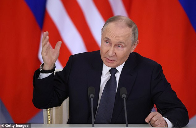 Russia calls Zelensky a 'pathetic loser clown' as he arrives in Turkey ...