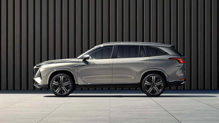 MG QS SUV startet in den Export: Verbrenner-SUV im X5-Format zum ...