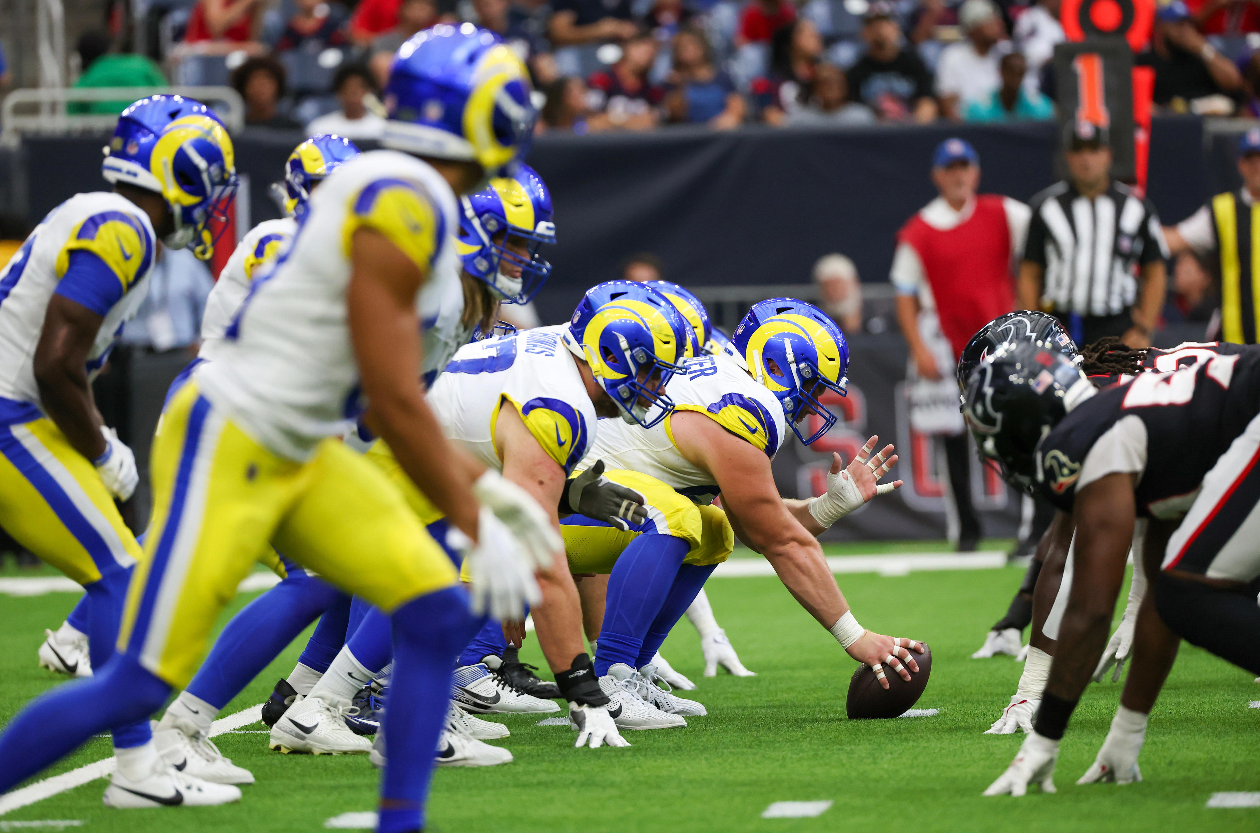 Sunday NFL score predictions, picks: Who wins NFL Week 1 games today?