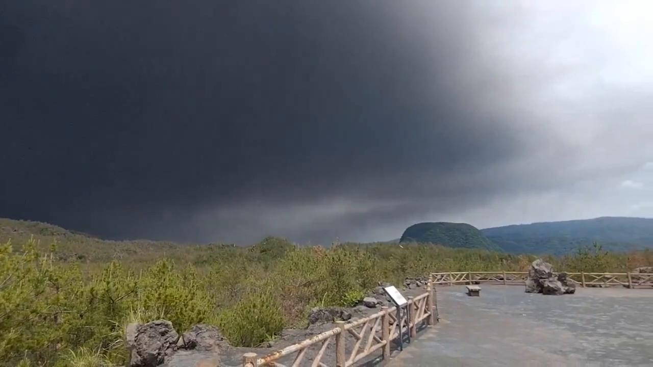 Japan: Sakurajima Volcano Erupts, Ashfall Warning Issued