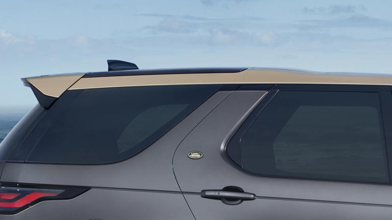 Land Rover has lightly updated the Discovery and unveiled two new ...