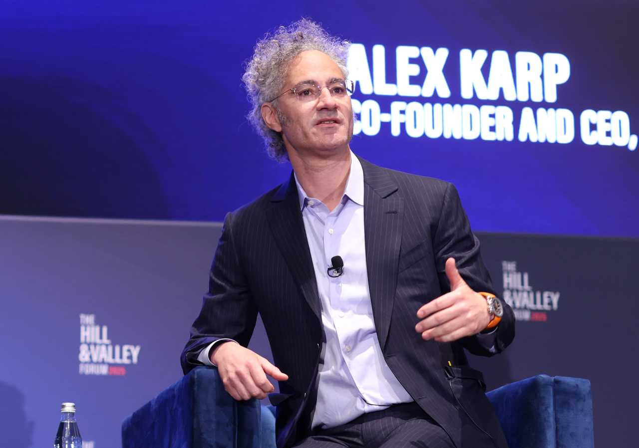 Palantir Stock Slips Away From Record High. Why the AI Rally Could ...