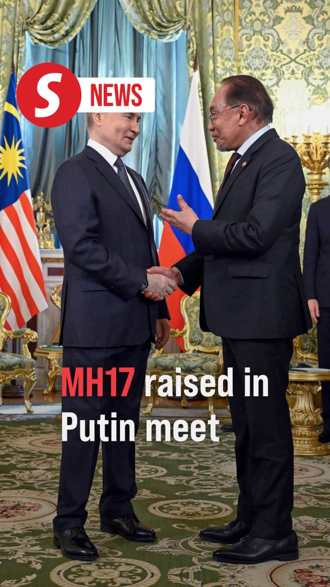 Anwar raises MH17 issue with Putin during Moscow visit