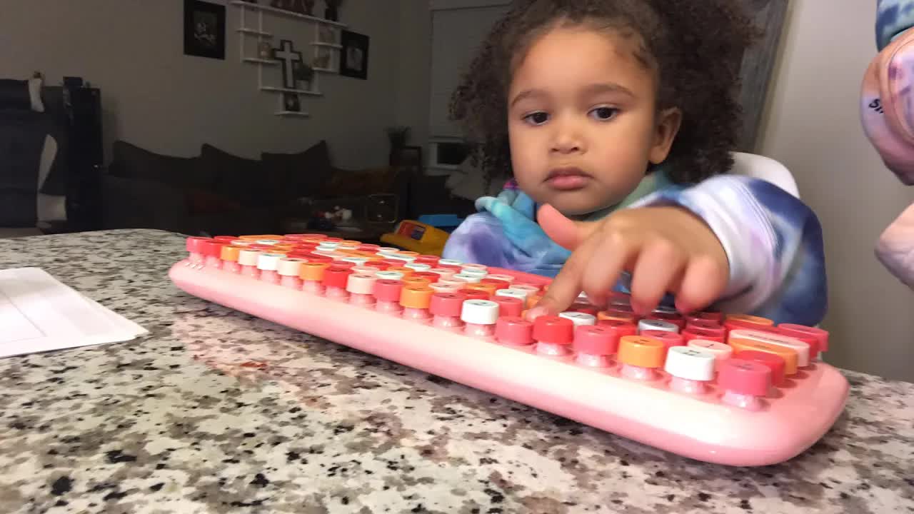 Scarlett's Toy Unboxing! Frozen Dolls, Minnie Mouse & Doll Accessories ...