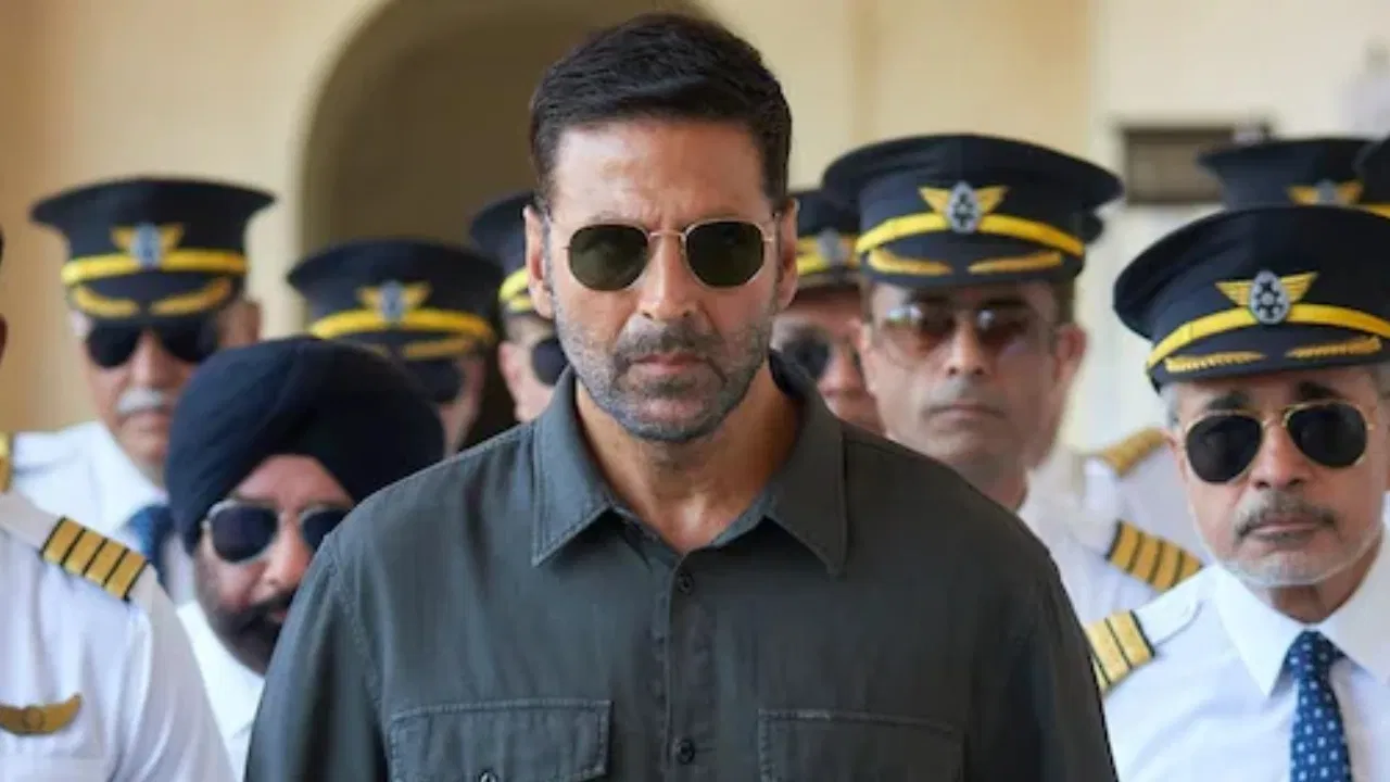 Akshay Kumar's ₹100-Crore Film ‘Sarfira’ Bombed at the Box Office ...