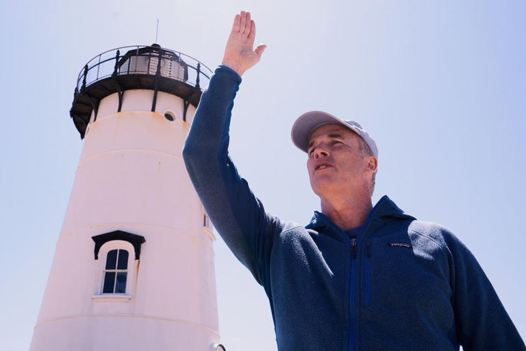 Lewis Pugh swims in great whites ‘hotspot’ for shark protection as Jaws ...