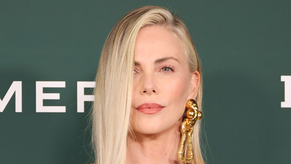 Charlize Theron fractured toe filming new action movie Apex