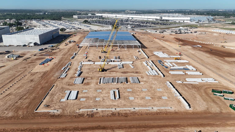 Tesla working on new supercomputer to power Optimus humanoid robot ...