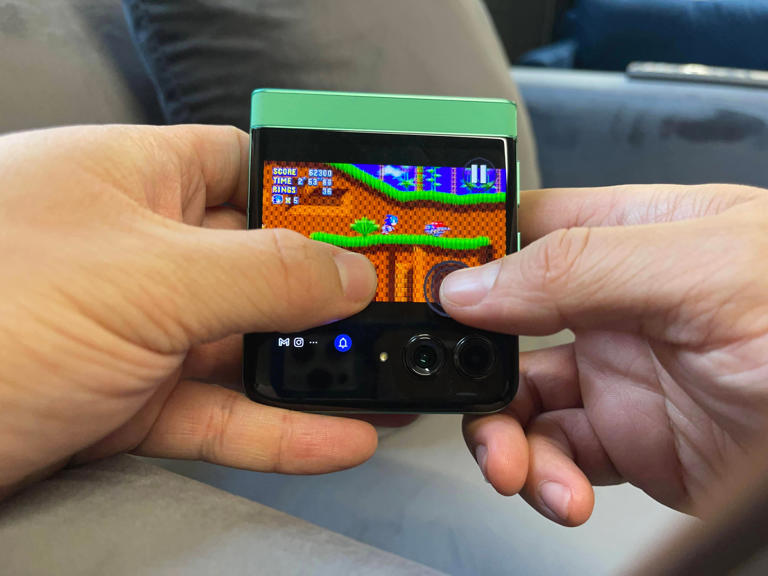 Motorola Razr 2025 Review: It's Got the Look