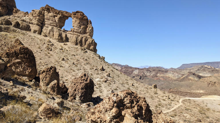 This Little-Known Arizona Arch Just Outside Of Las Vegas Is A Natural ...