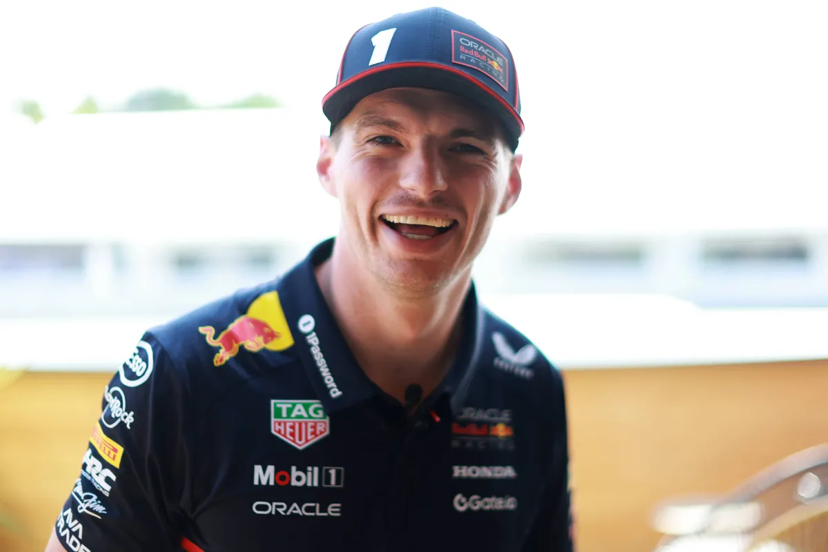 F1 LIVE | Verstappen legt reden voor nepnaam 'Franz Hermann' uit