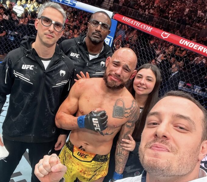 Jean Silva se coloca à disposição para ajudar Charles do Bronx contra ...