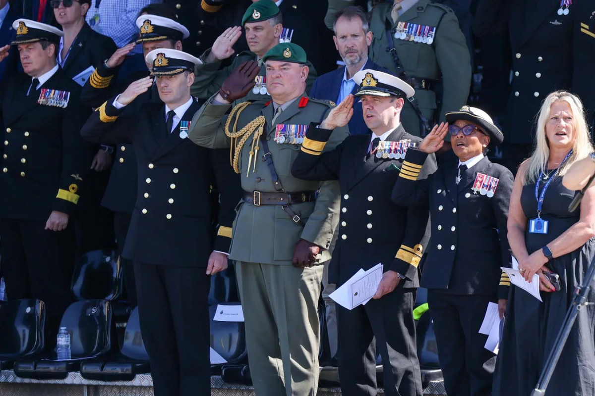 Royal Navy: Huge "exciting" new submarine XV Excalibur that can sail by ...