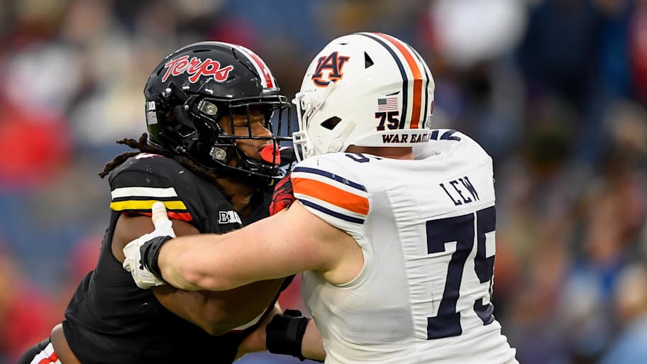 Former Auburn OL Cole Cubelic Heaps Praise on Tigers Center