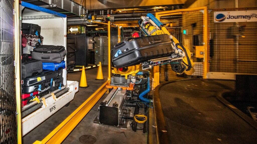 Local startup tests automated baggage handling system at Pittsburgh ...