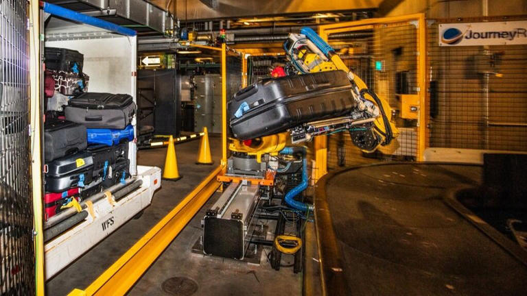 Local startup tests automated baggage handling system at Pittsburgh ...