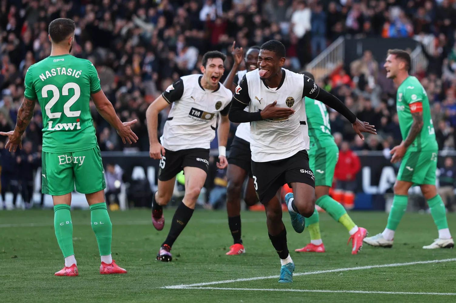 Mercato – PSG have rivals and a price for this defensive target!