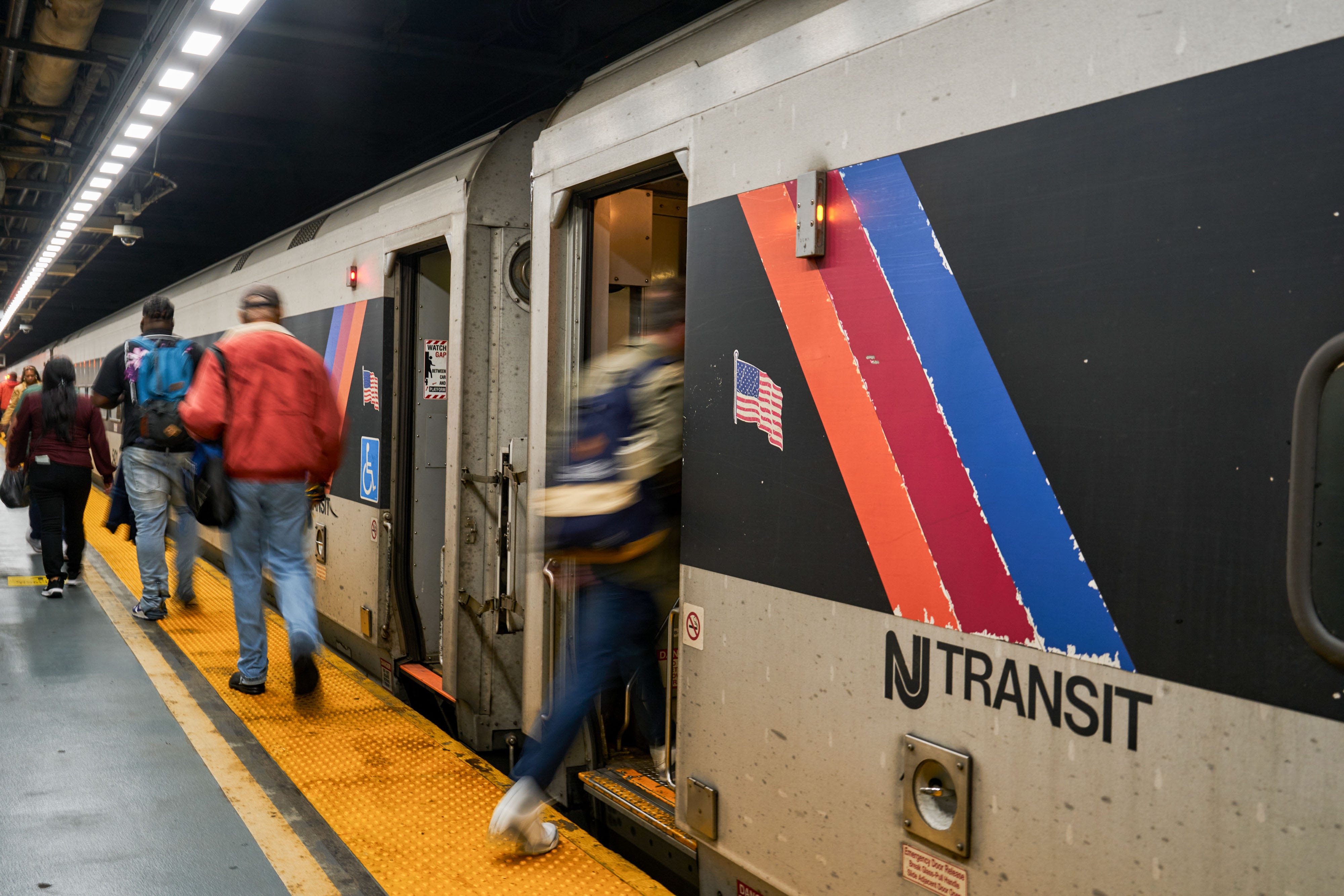 NYC commuters brace for chaos as NJ Transit rail strike looms