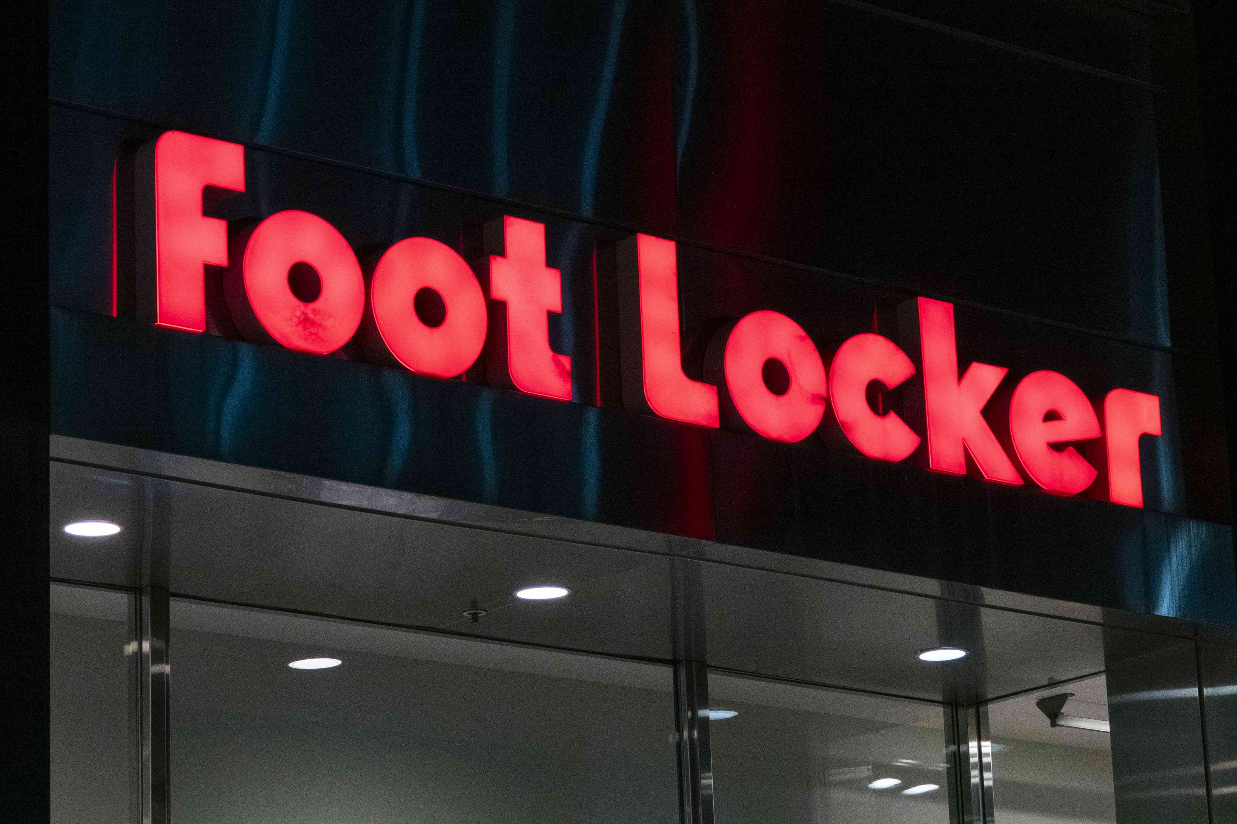 Foot Locker Stock Jumps 80% After Dick's Sporting Goods Agrees to Buy ...