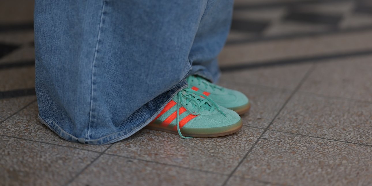 Τα sneakers από τα Zara σε υπέροχο χρώμα που φοριούνται τώρα και όλο το ...