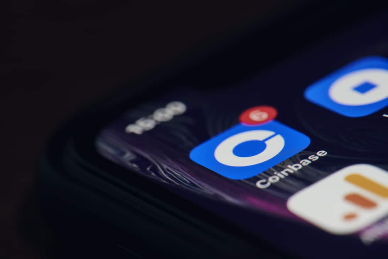 Robinhood, Coinbase Stocks Fall, MicroStrategy Rises. What Could Boost ...