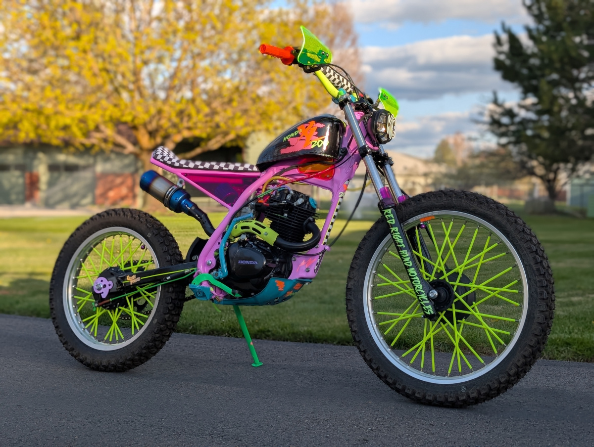 La Honda XL200 Scrambler: l'icona Neon del One Moto Show 2025