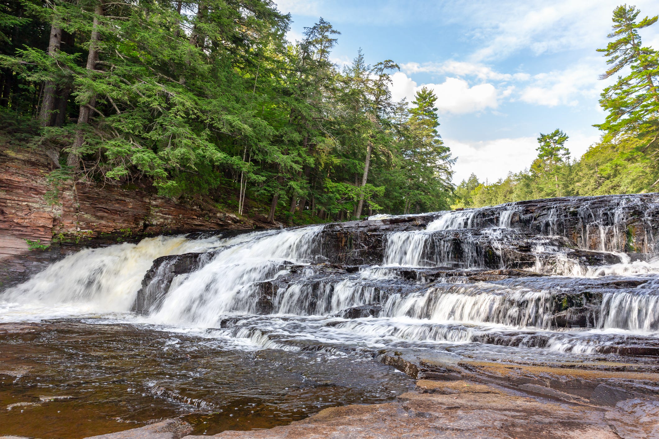 Michigan lays claim to oldest rocks in US. Where you can find 3.6 ...